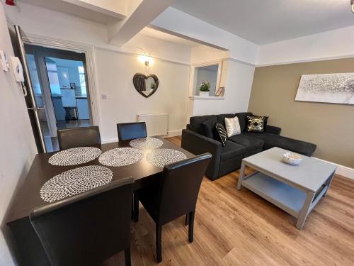 Large Family-friendly 2bd Glastonbury Retreat, Sleeps 5 - Glastonbury