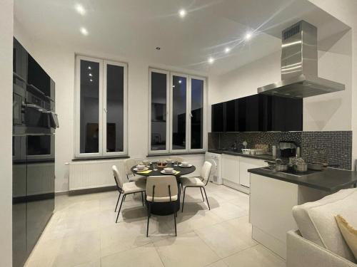 Cozy And Luxurious Apartment In Brussels, Laeken - Vilvoorde