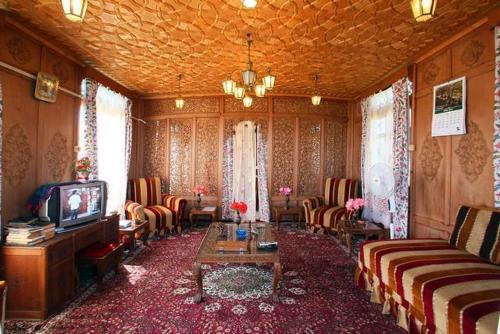 Houseboat Sweet Star - Srinagar