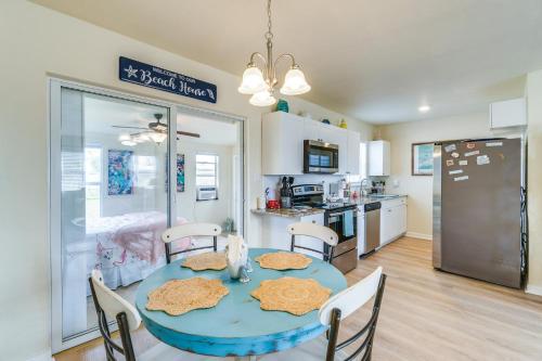 4 Mi To Beach: Charming Port Charlotte Home! - Port Charlotte, FL