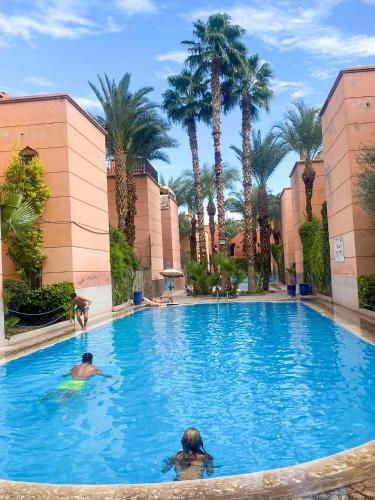 Riad Kamal de luxe avec jacuzzi et trois piscines au cœur de Marrakech ...