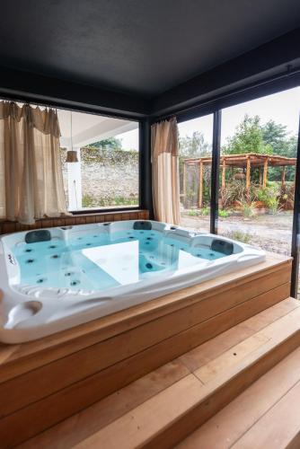 villa l'échappée verte, La Celle sous Gouzon from €39pp