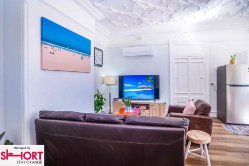 King & Queen Bed - Apartment On Summer Near Cook Park - Cbd - Orange