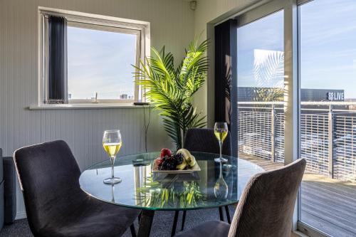 Manchester, Etihad Stadium View , Coop Live, Modern 2 Bed Apartment, - Manchester