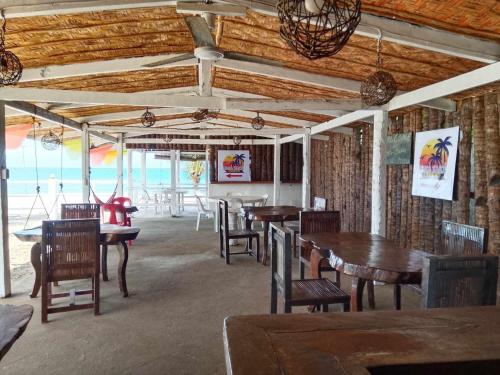 Saka Saka Beach House - Sipalay