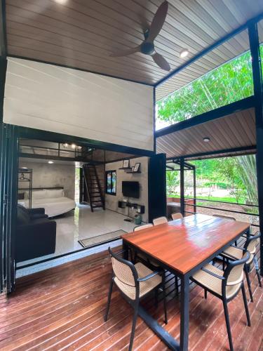 Casa Damai Janda Baik | Riverside Tiny House - Bentong