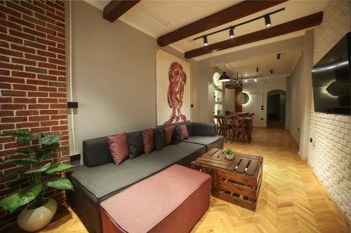 Chic Artist 2 Bedrooms Loft In Downtown Cairo - Walking Distance To Egyptian Museum - Cairo