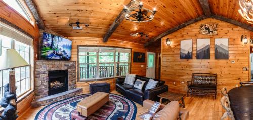 Stonebrook Hills Cabin - Wears Valley, TN