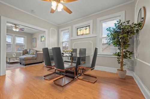 2-story Stay With Game Lounge & Free Parking Spots - 5 Mins To Nyc Train - Staten Island