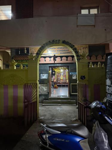 Sels Home 2 Single Bed, Attached Bathroom, Lift, Third Floor, Car Park, Entire Terrace - Chennai