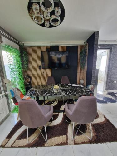 Sirine57 Charming House For 5 Guests Large Private Parking For Cars Vans - Thionville