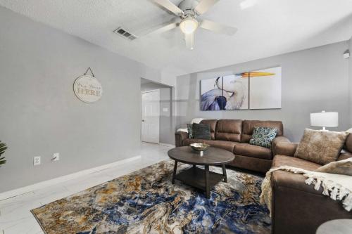 Ocean Breeze A Relaxing Coastal Getaway Near Top Attractions - Oasis Resort, Gulfport