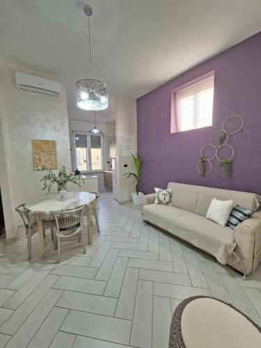 Tommy's Apartment - Pompei