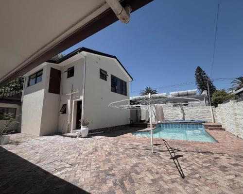 Kabana Family Home And Guesthouse - Cape Town