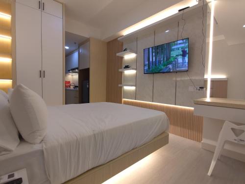 Pollux High Rise Apartments At Batam Center With Netflix By Mesa - Batam