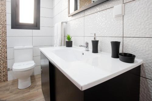 Village Center One Bedroom Apartment - Porto Moniz