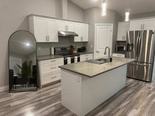 Executive Home In Windsor Close To The Airport - Detroit