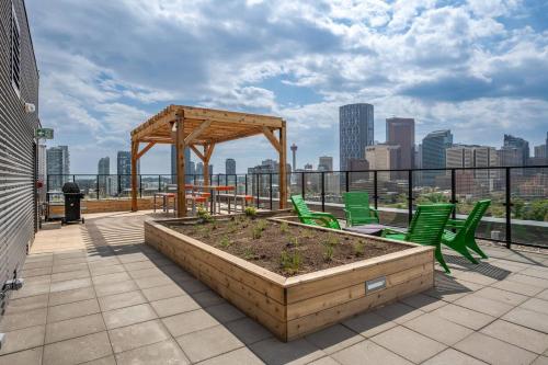 Bow River Cabin - Downtown - River Front - Free Street Parking - Fort Calgary
