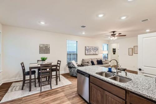 The Comfort Cove - Alamo Ranch - San Antonio