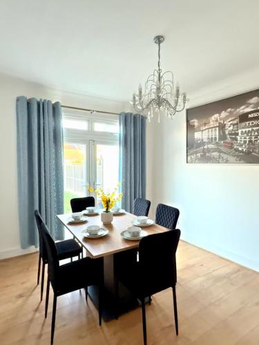 Luxury House In Ilford 21 Minute Train Journey From Central London - Ilford