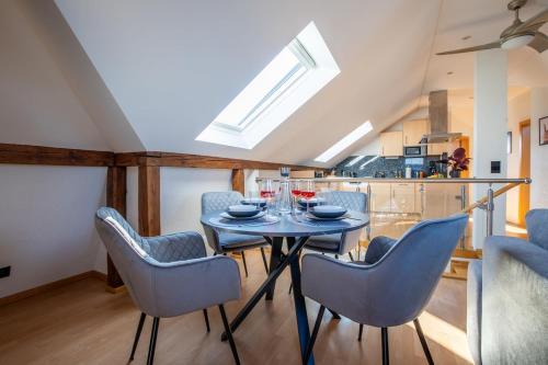 Spacious Apartment Near Roche And Tinguely - Special Roger F Rabbit 4 Apartment, Basel, Up To 6 Gues - Basel