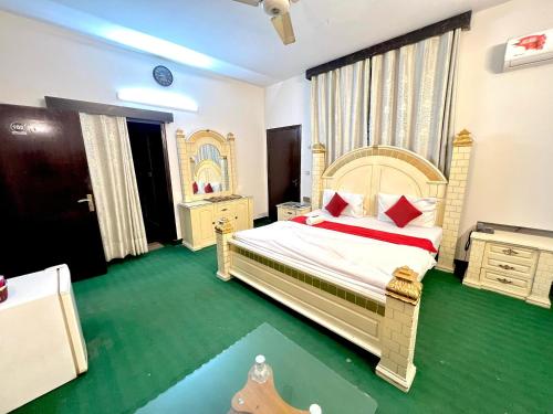 Step Inn Guest House Lahore - Lahore, Pakistan - Updated 2026: Prices ...