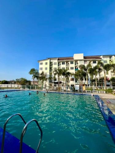 The Barracks Staycation - Biñan