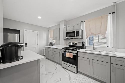 Spacious Luxe Stay Sleeps 16 20 Min To Nyc - New York City