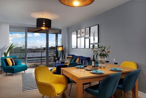 Plymouth Penthouse Apartment-sea View-sleeps 7- Habita Property - Plymouth