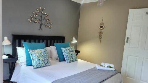 Suite 10- Deja' Blu Bed And Breakfast- East London - East London