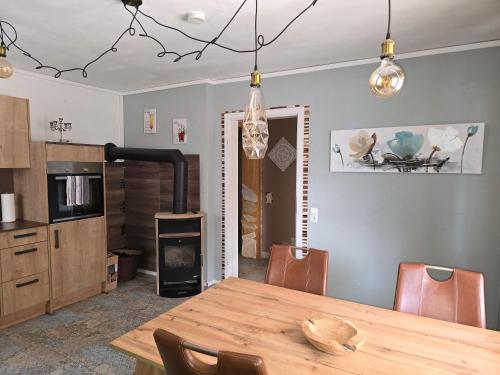 Marburg Apartment Feuriger Felix Mit Kamin Und Garten In Ruhiger Waldrandlage - Marburg
