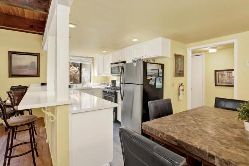 Buttercup At Snow Summit - Relaxing Resort Ski Haus Condo - Forest Falls, CA
