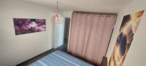 Single-story villa with pool and outdoor playground - Location, gîte, 8 ...