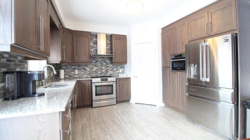 Beautiful House Near Grand River & Kiwanis Park - Kitchener