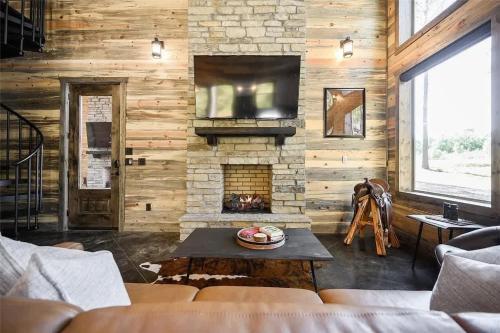 From $42pp - Cab'n America - Fire Pit Hot Tub Nice Grounds, Stephens ...