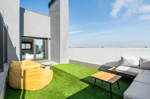 Atico Duplex Con Piscina Y Parking Incluido Alquiler Temporal - San Sebastián de los Reyes