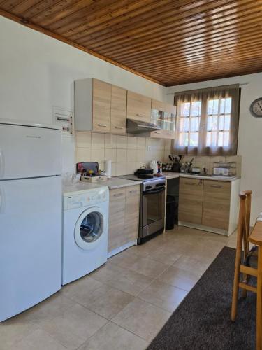 Antoneiko House - Eubea