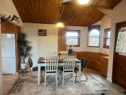 Western Cabin - Corvallis, OR