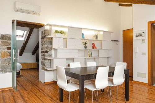 Ampio Loft Confortevole Nel Cuore Di Trieste - Trieste