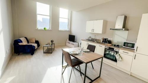 Prime Leeds- Spacious Cinema Apartment - Leeds