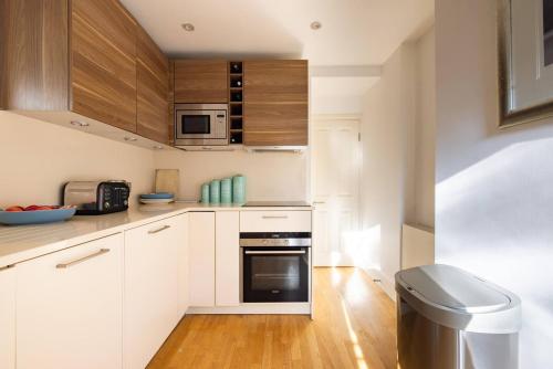 Niru Modern & Stylish Flat Whuge Private Terrace - Fulham