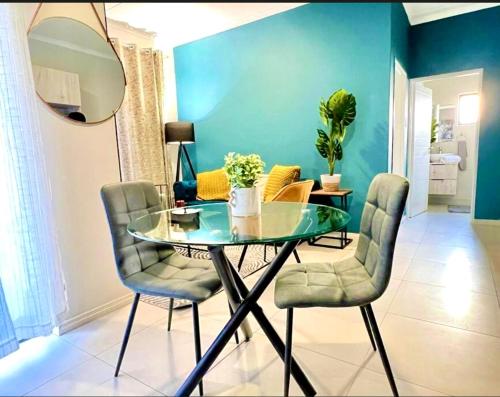 Classy 1 Bed In Midrand At 93 On New Estate - Midrand