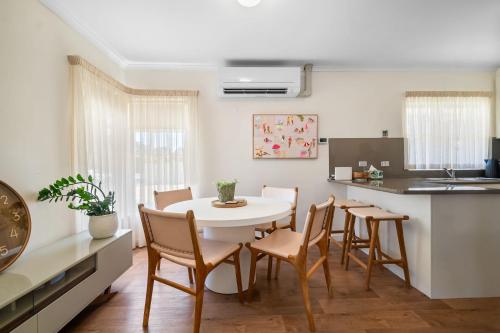 Glenelg Hideaway Bliss - Glenelg
