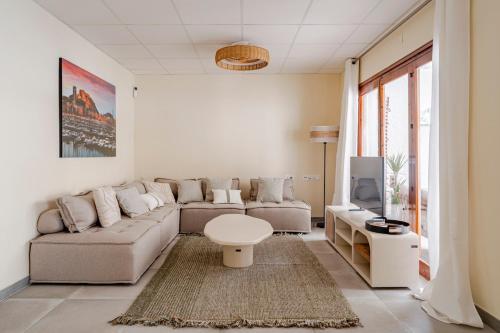 Espectacular Casa en Cala Lanuza, El Campello from €39pp