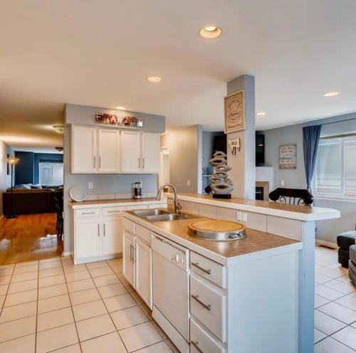Charming Family Home With Cozy Retreat - Denver, CO