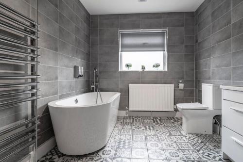 Ty Gwyrdd, 3 Bedroom House, Sleeps 7, Near Bike Park Wales - Merthyr Tydfil