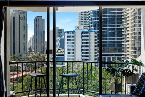 Versace Themed Hotel Room In Prime Location - Surfers Paradise