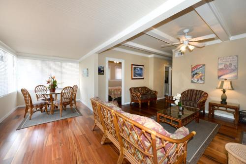 225cl 225 Claressa - Santa Catalina Island, CA