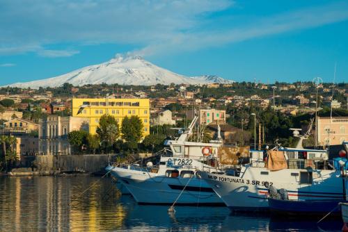 Best Hotels in Cannizzaro (Catania) | Cannizzaro Hotels from £28 (Italy)