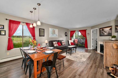 Classic Ak Townhome 2br 2ba - Kenai, AK